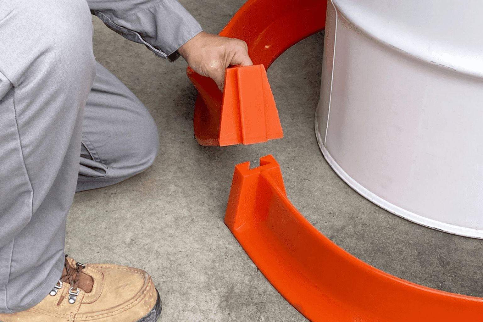 How to Respond to a Manageable Workplace Hazardous Materials Leak or ...